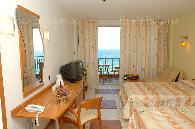 Royal Bay Hotel in Elenite: online booking, prices and reviews ...