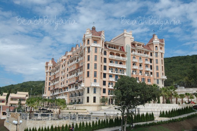 Royal Castle Hotel in Elenite: online booking, prices and reviews ...