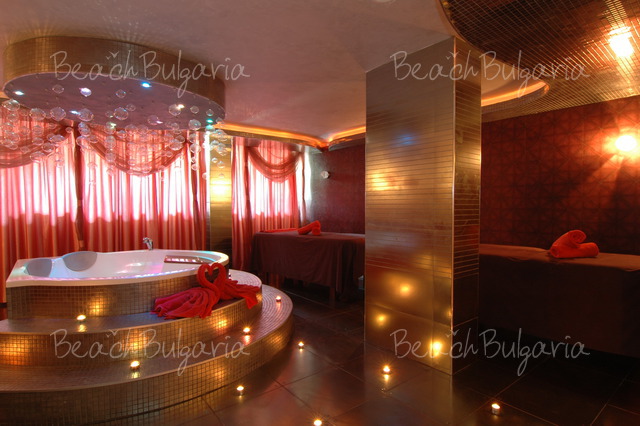 Royal Castle Hotel in Elenite: online booking, prices and reviews ...