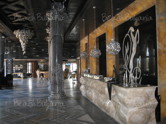 Royal Castle Hotel in Elenite: online booking, prices and reviews ...