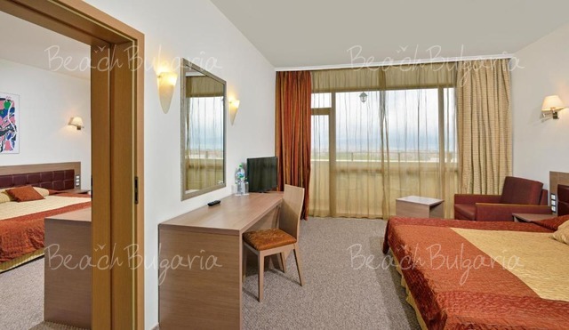 Sol Nessebar Palace in Nessebar: online booking, prices and reviews ...