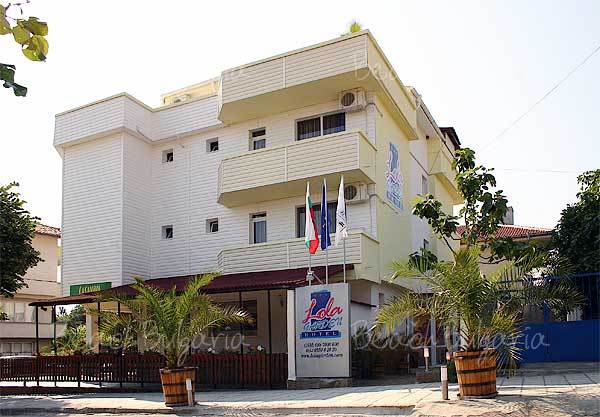 Lola Garden Hotel in Ahtopol: online booking, prices and reviews ...